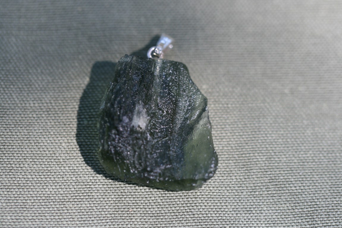 Crystal Wizard Moldavite Pendant balances the heart chakra 5010 ...